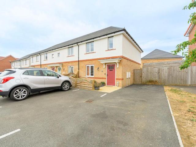 2 bedroom terraced house for sale