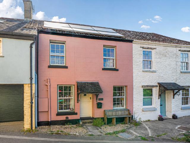2 bedroom terraced house for sale