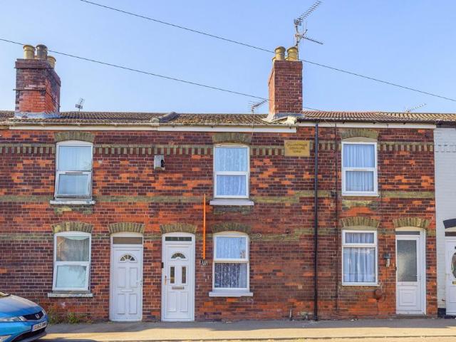 2 bedroom terraced house for sale