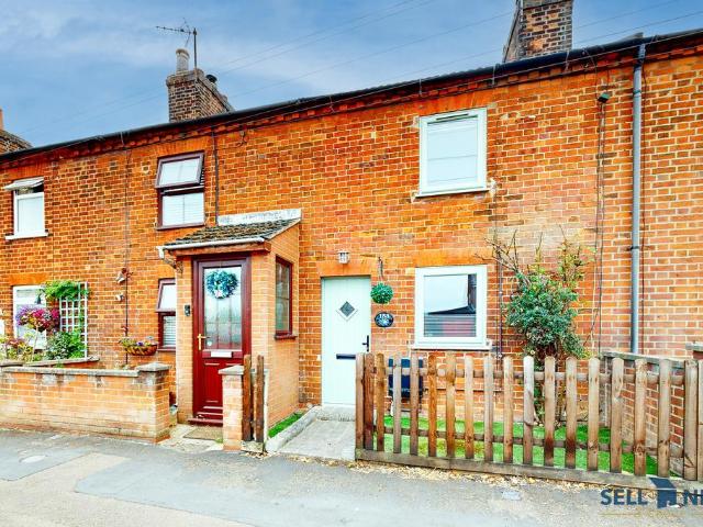 2 bedroom terraced house for sale