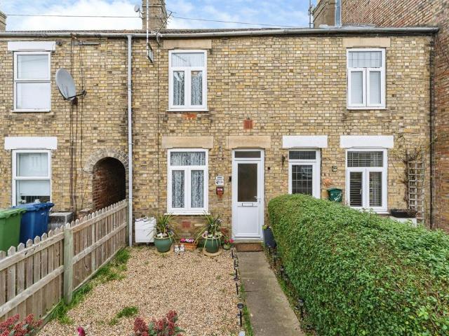2 bedroom terraced house for sale