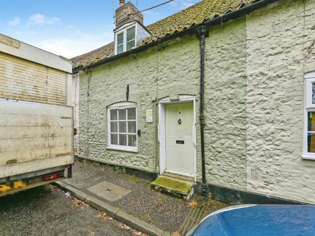 2 bedroom terraced house for sale