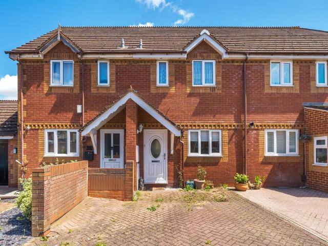 2 bedroom terraced house for sale