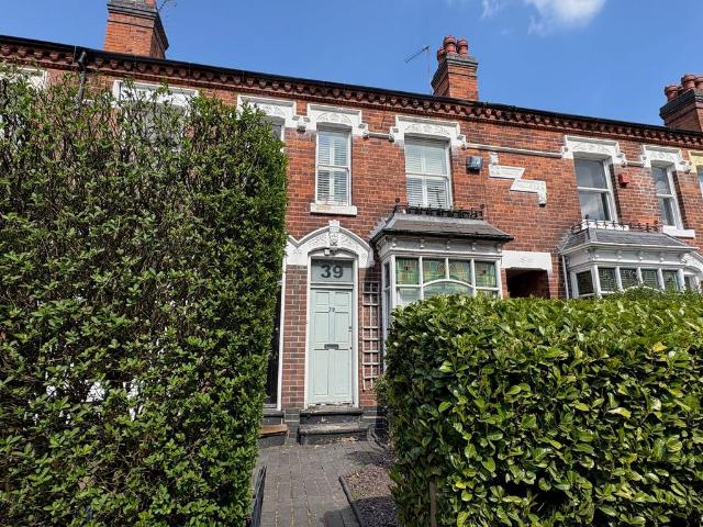 2 bedroom terraced house for sale
