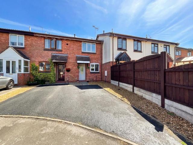 2 bedroom terraced house for sale
