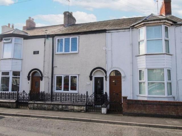 2 bedroom terraced house for sale