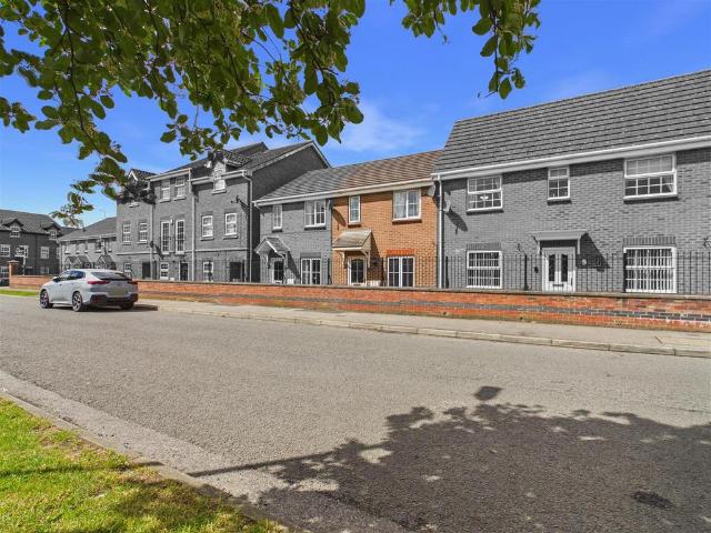2 bedroom terraced house for sale