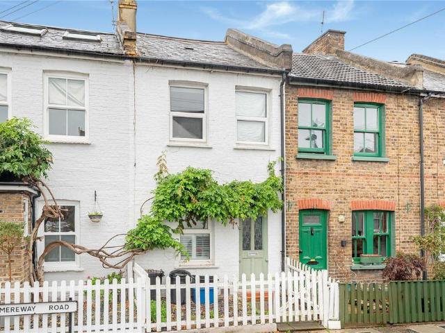 2 bedroom terraced house for sale