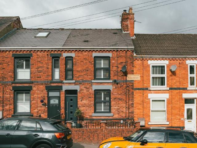 2 bedroom terraced house for sale
