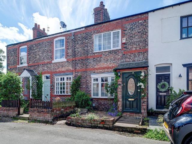 2 bedroom terraced house for sale