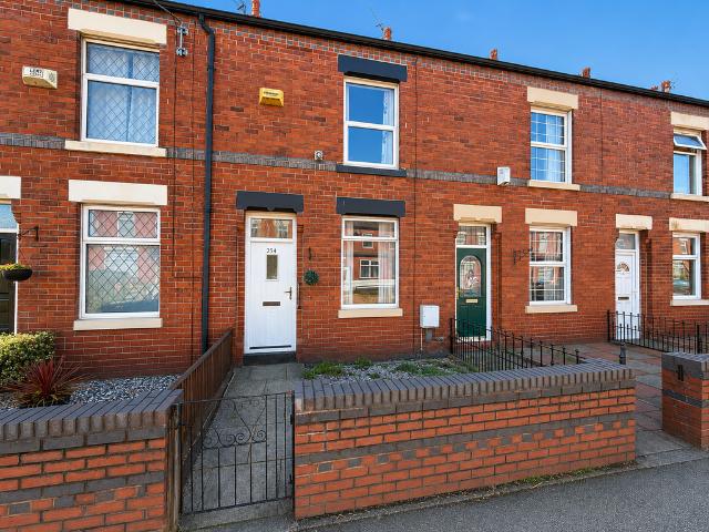 2 bedroom terraced house for sale