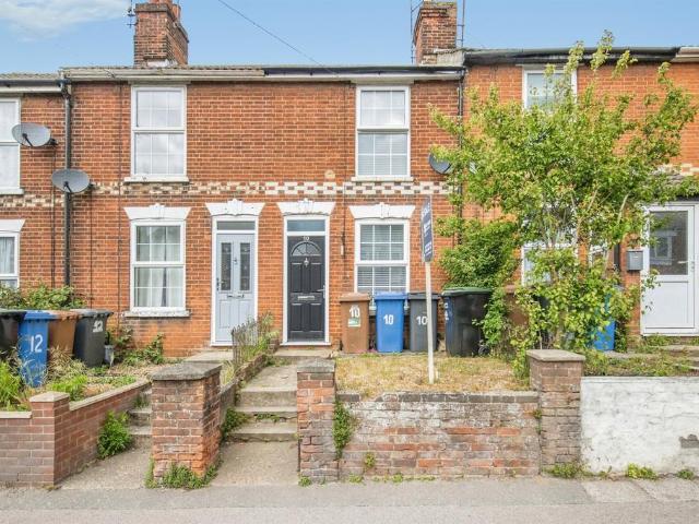 2 bedroom terraced house for sale