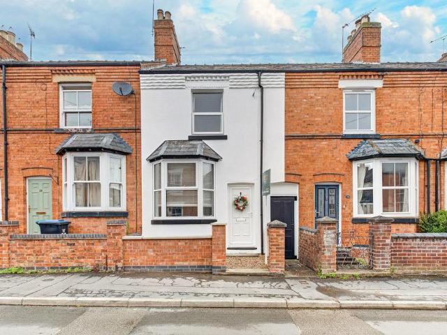 2 bedroom terraced house for sale