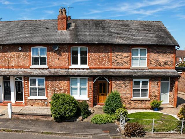 2 bedroom terraced house for sale