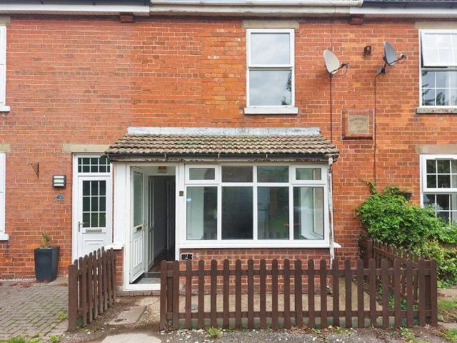 2 bedroom terraced house for sale