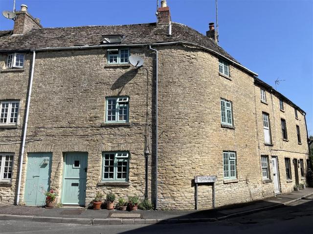 2 bedroom terraced house for sale