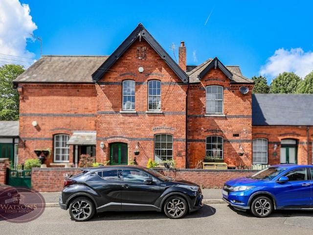 2 bedroom terraced house for sale