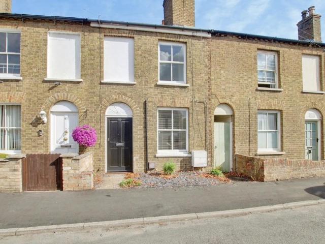2 bedroom terraced house for sale