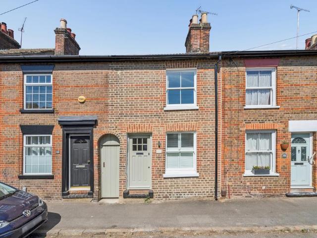 2 bedroom terraced house for sale