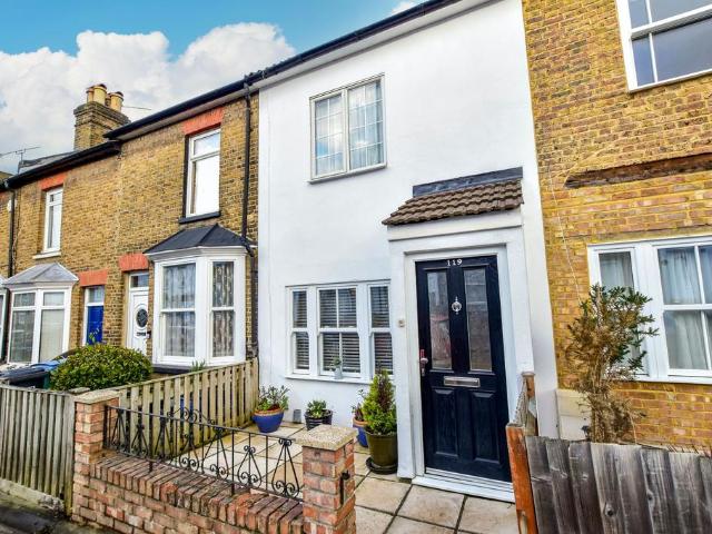 2 bedroom terraced house for sale