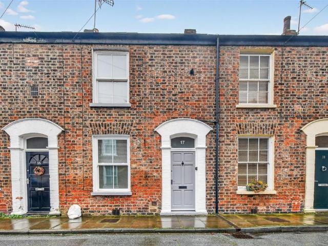 2 bedroom terraced house for sale