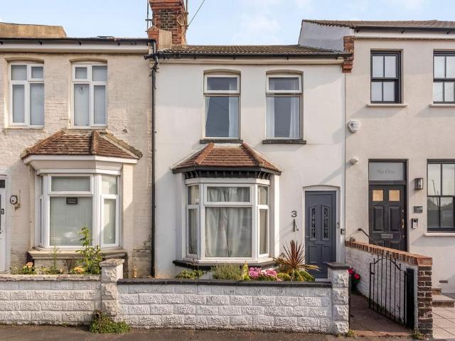 2 bedroom terraced house for sale