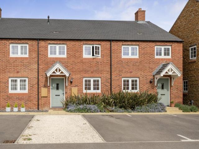 2 bedroom terraced house for sale
