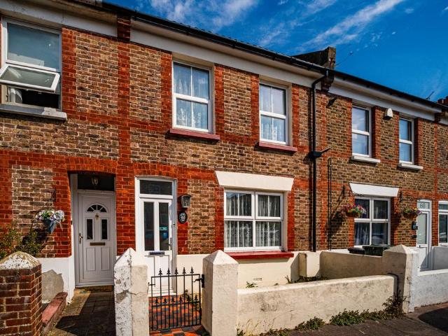 2 bedroom terraced house for sale