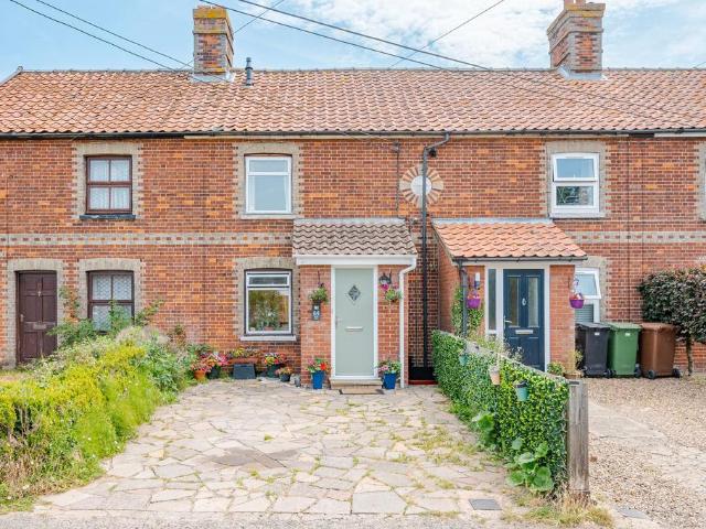 2 bedroom terraced house for sale