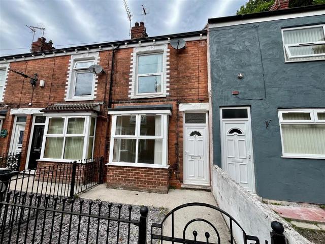 2 bedroom terraced house for sale