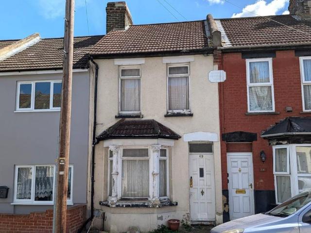2 bedroom terraced house for sale