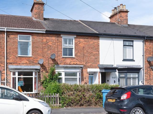 2 bedroom terraced house for sale