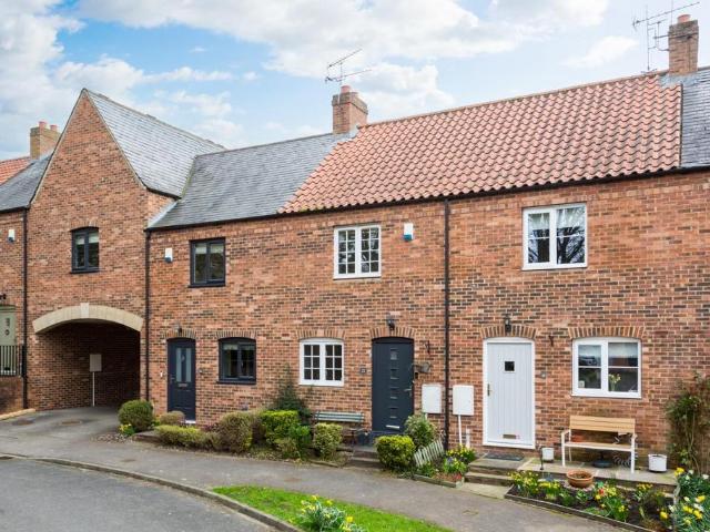 2 bedroom terraced house for sale