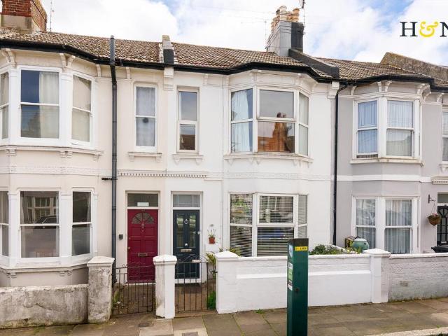 2 bedroom terraced house for sale