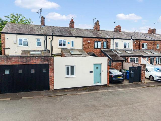 2 bedroom terraced house for sale