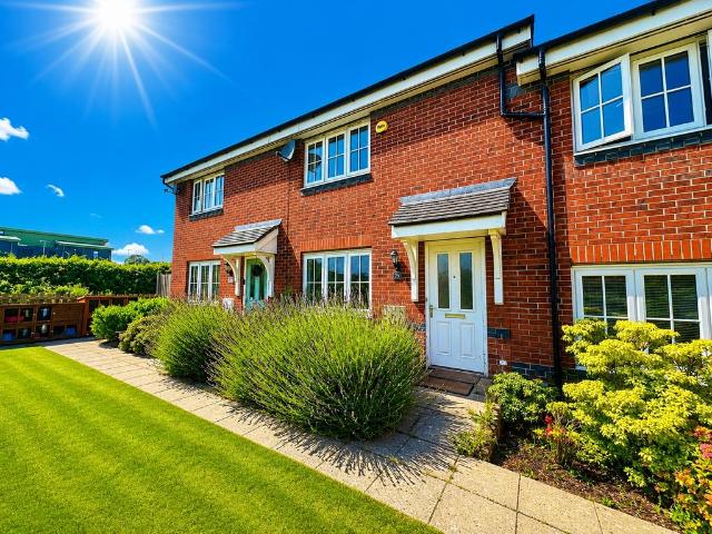 2 bedroom terraced house for sale