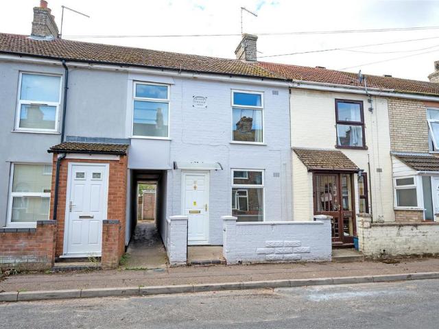 2 bedroom terraced house for sale