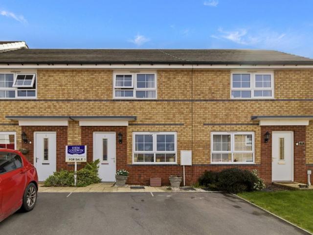 2 bedroom terraced house for sale