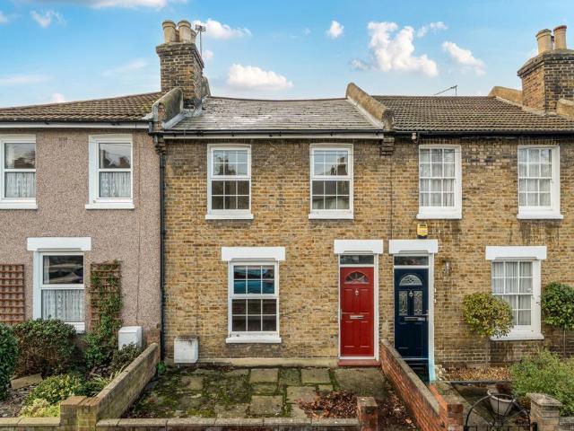 2 bedroom terraced house for sale