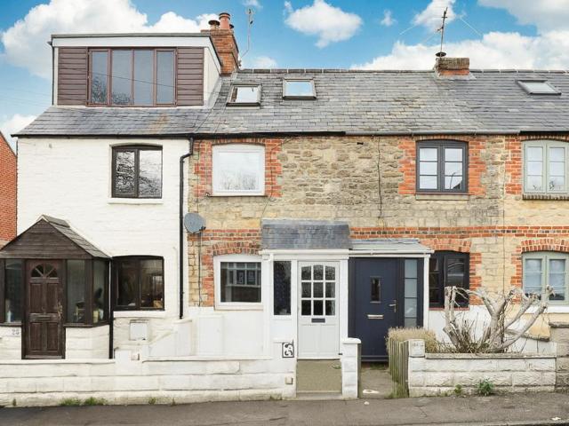 2 bedroom terraced house for sale