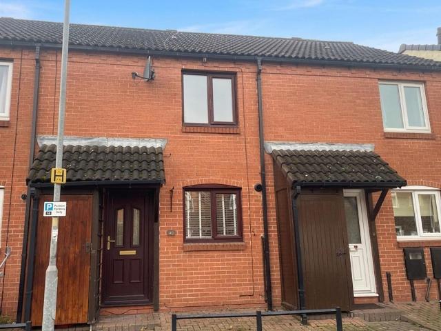 2 bedroom terraced house for sale