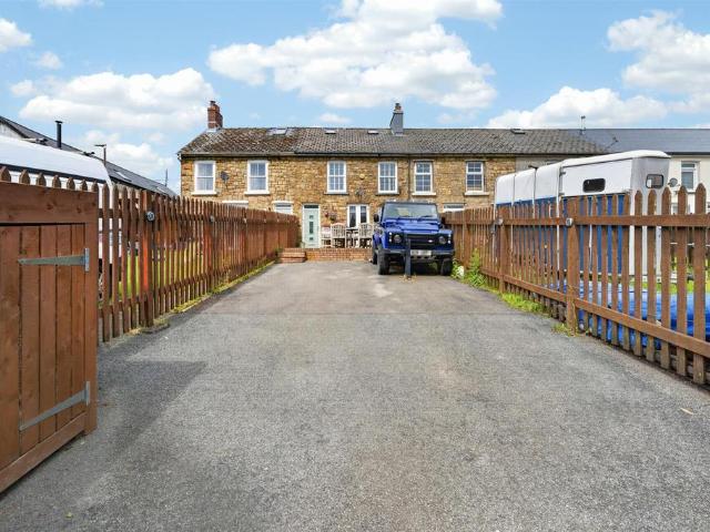 2 bedroom terraced house for sale