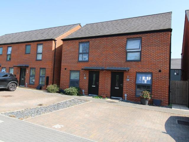 2 bedroom terraced house for sale