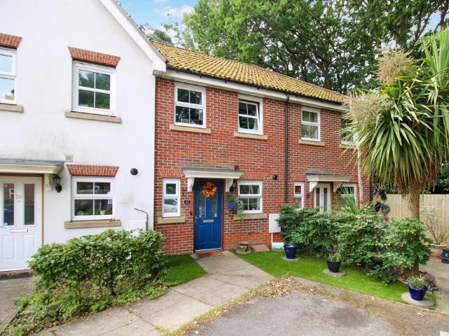 2 bedroom terraced house for sale