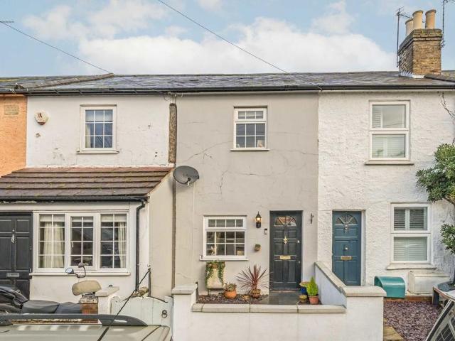 2 bedroom terraced house for sale