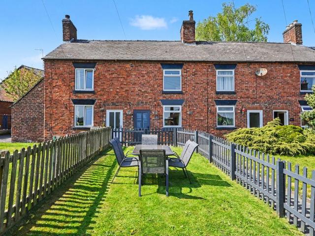 2 bedroom terraced house for sale