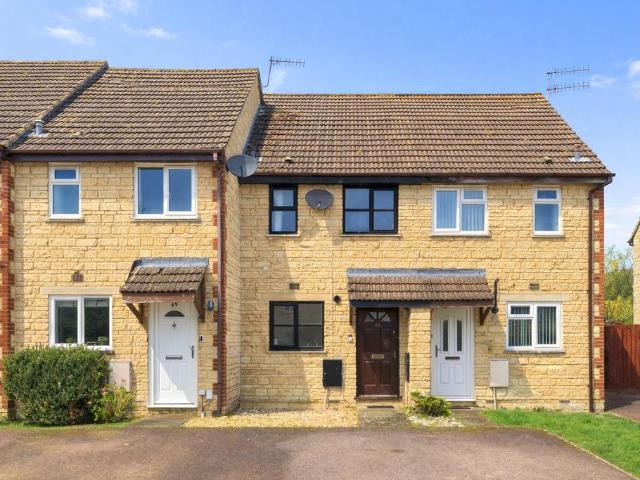 2 bedroom terraced house for sale