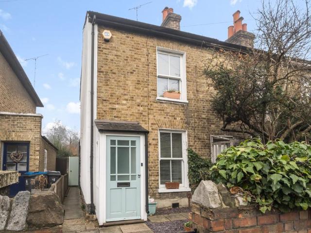 2 bedroom terraced house for sale