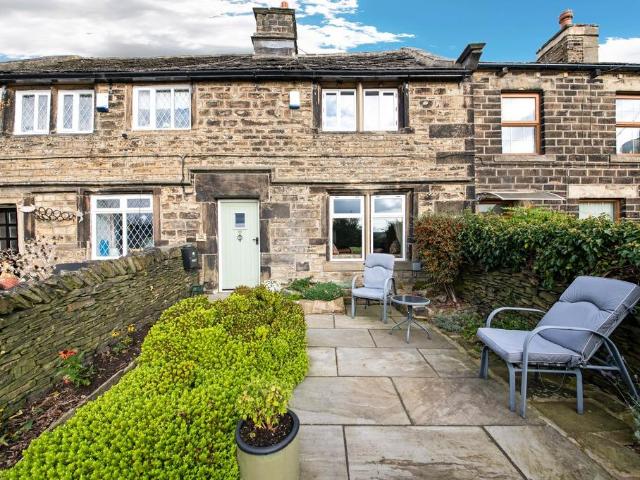 2 bedroom terraced house for sale