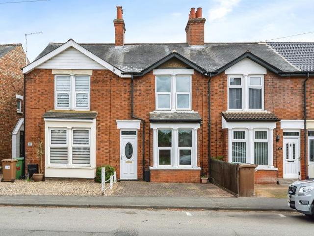 2 bedroom terraced house for sale